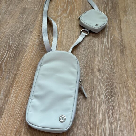 lululemon athletica | Bags | Lululemon Modular Phone Crossbody In Ocean ...